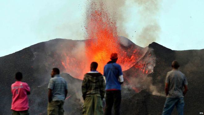 The Big Wobble : Volcan uptick: Cape Verde evacuates 300 as Pico De ...