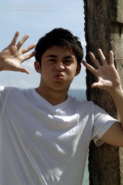 Gossip Actors: Aaron Villaflor Photos