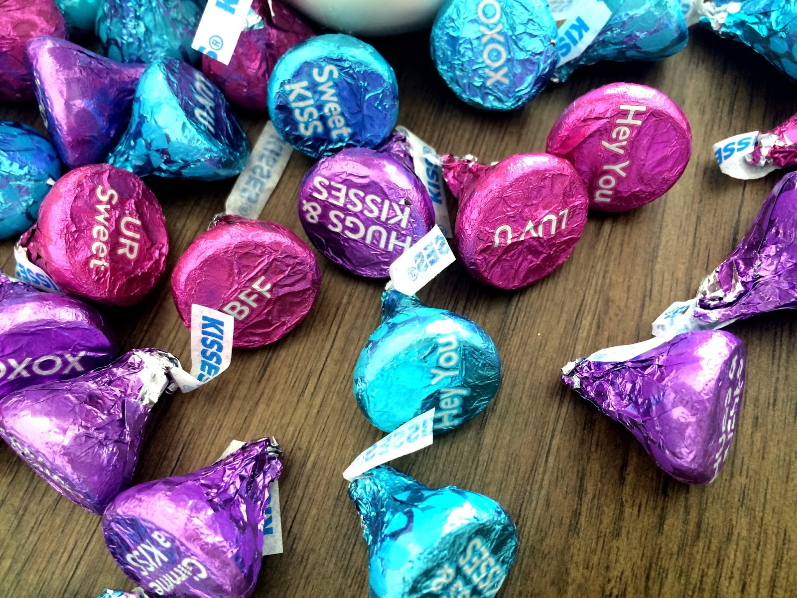 The Valentine Kiss Jar Gift Idea (Free Printable) - The Chirping Moms