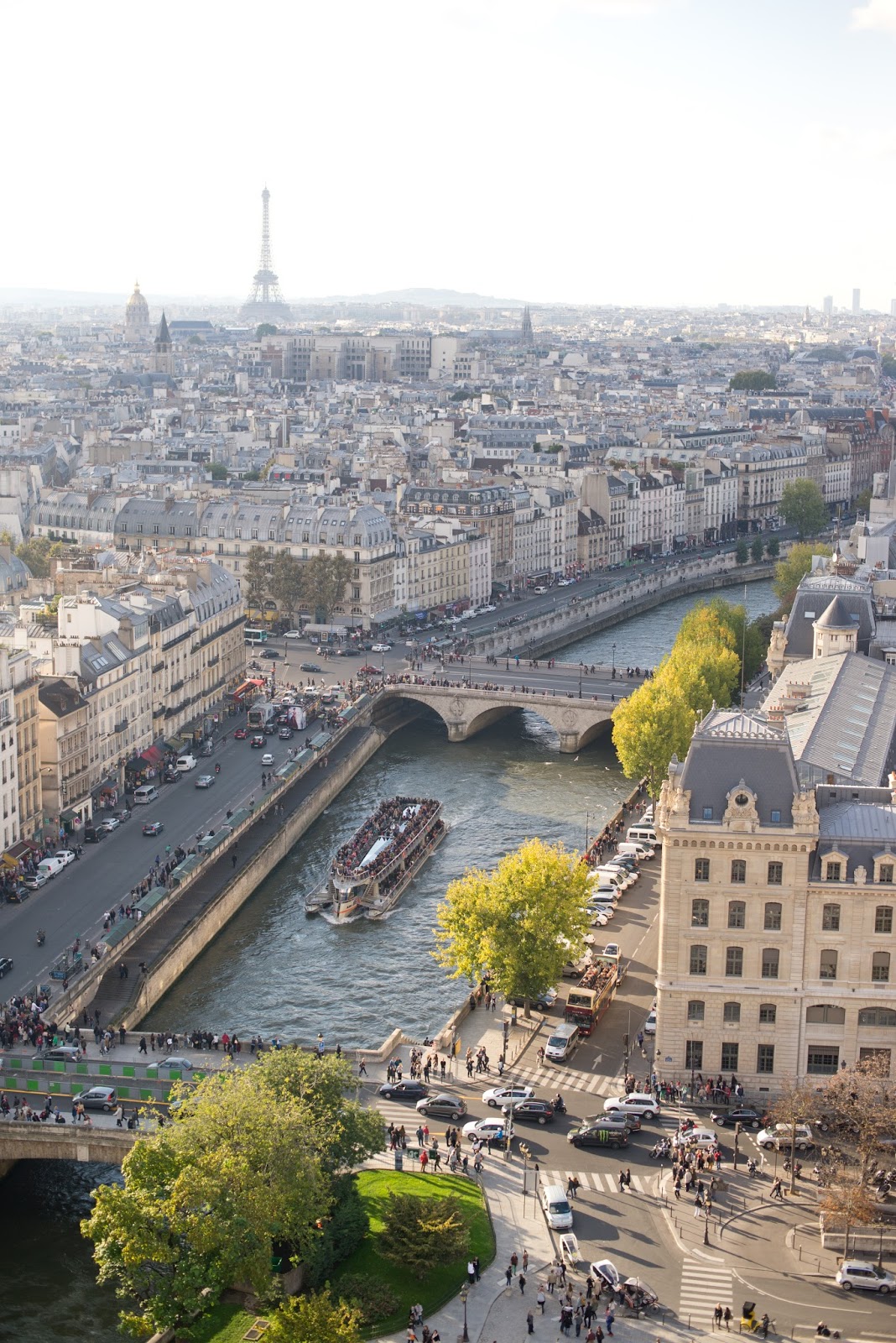 Domestic Fashionista: Paris: Day 4 -- Notre Dame and The Love Lock Bridge