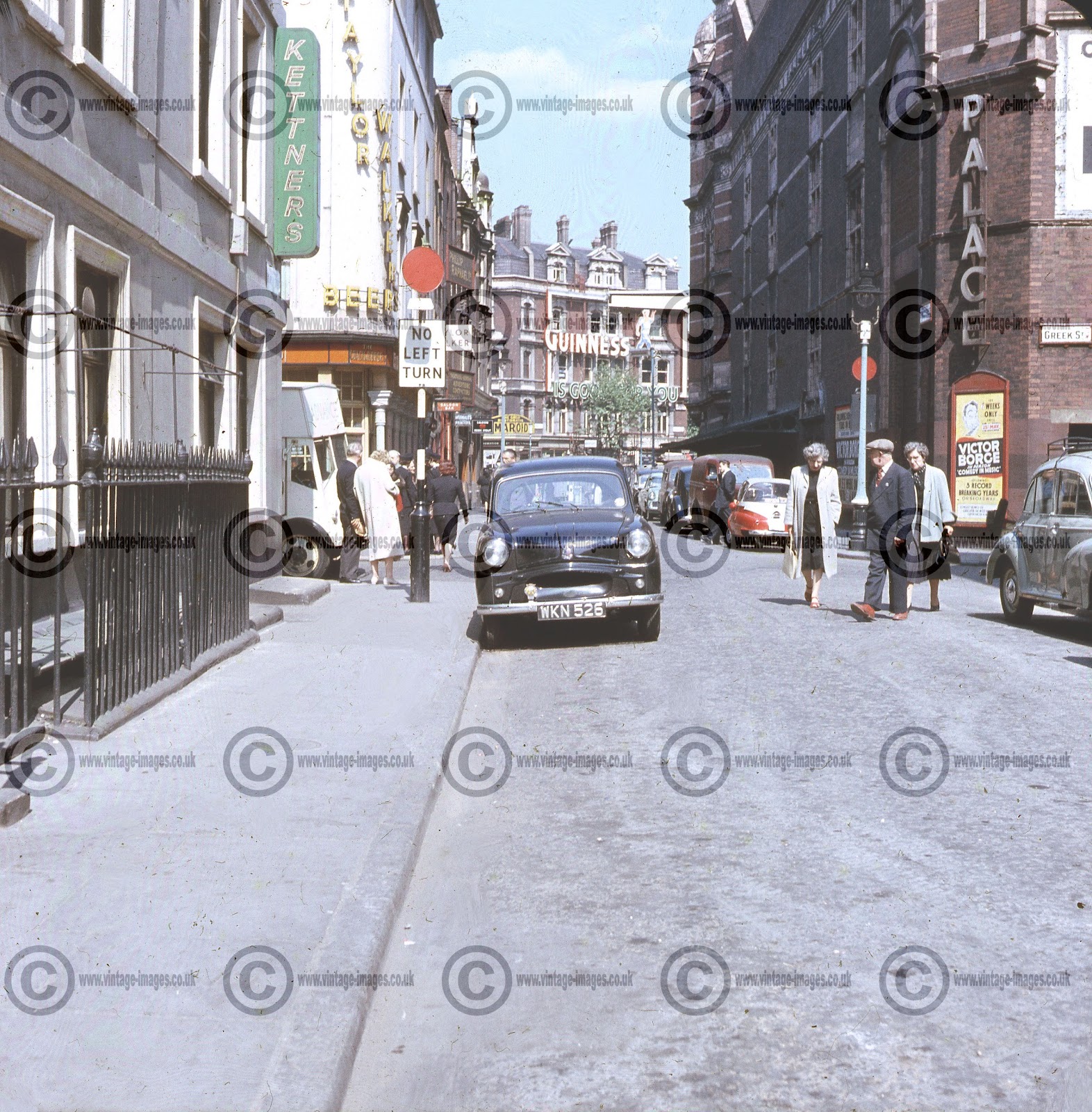 The Past in Colour: At the rear of the Palace in London 1957, not as ...