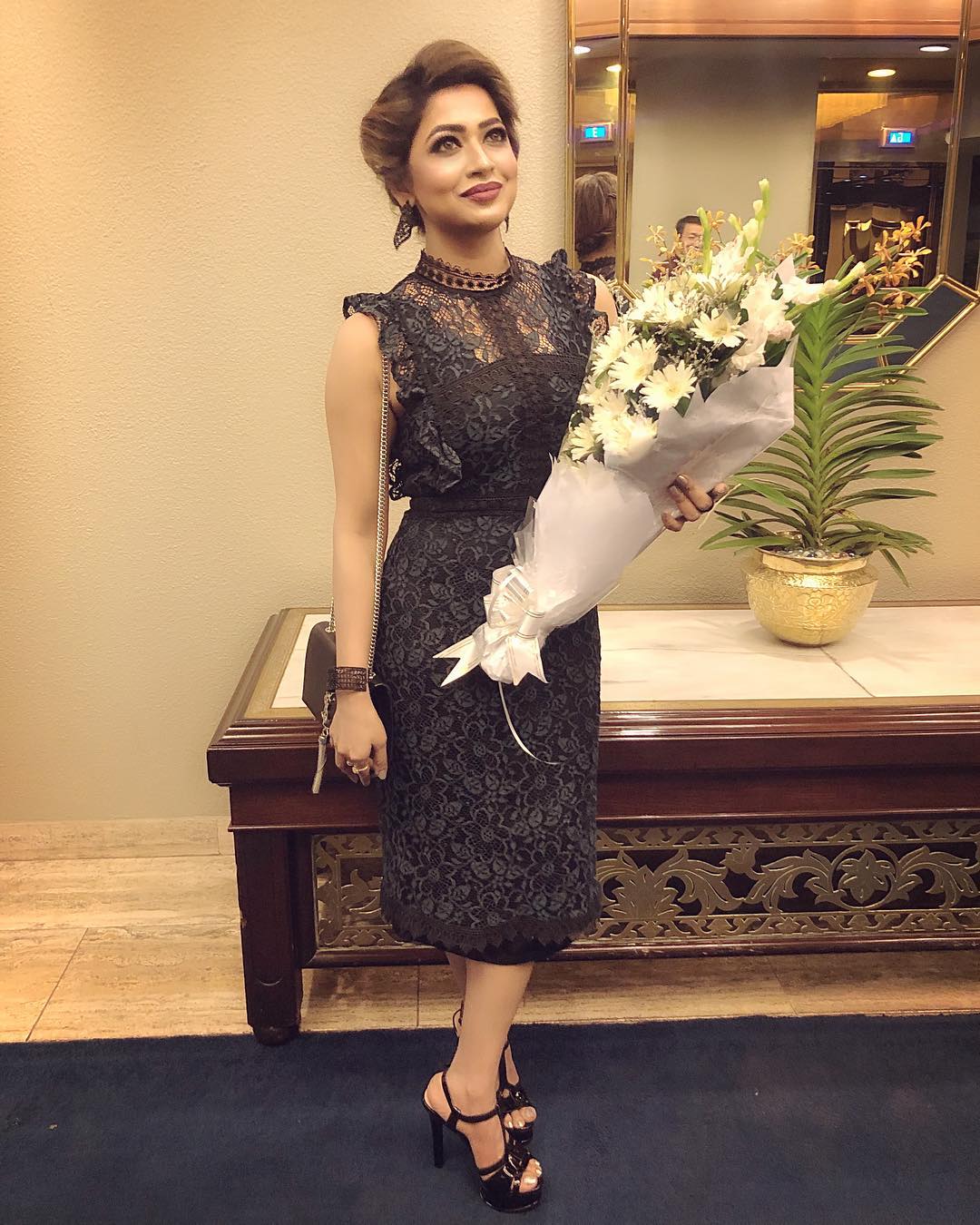 Bangladeshi Actress Azmeri Haque Badhon | Bangladeshi Model Azmeri ...