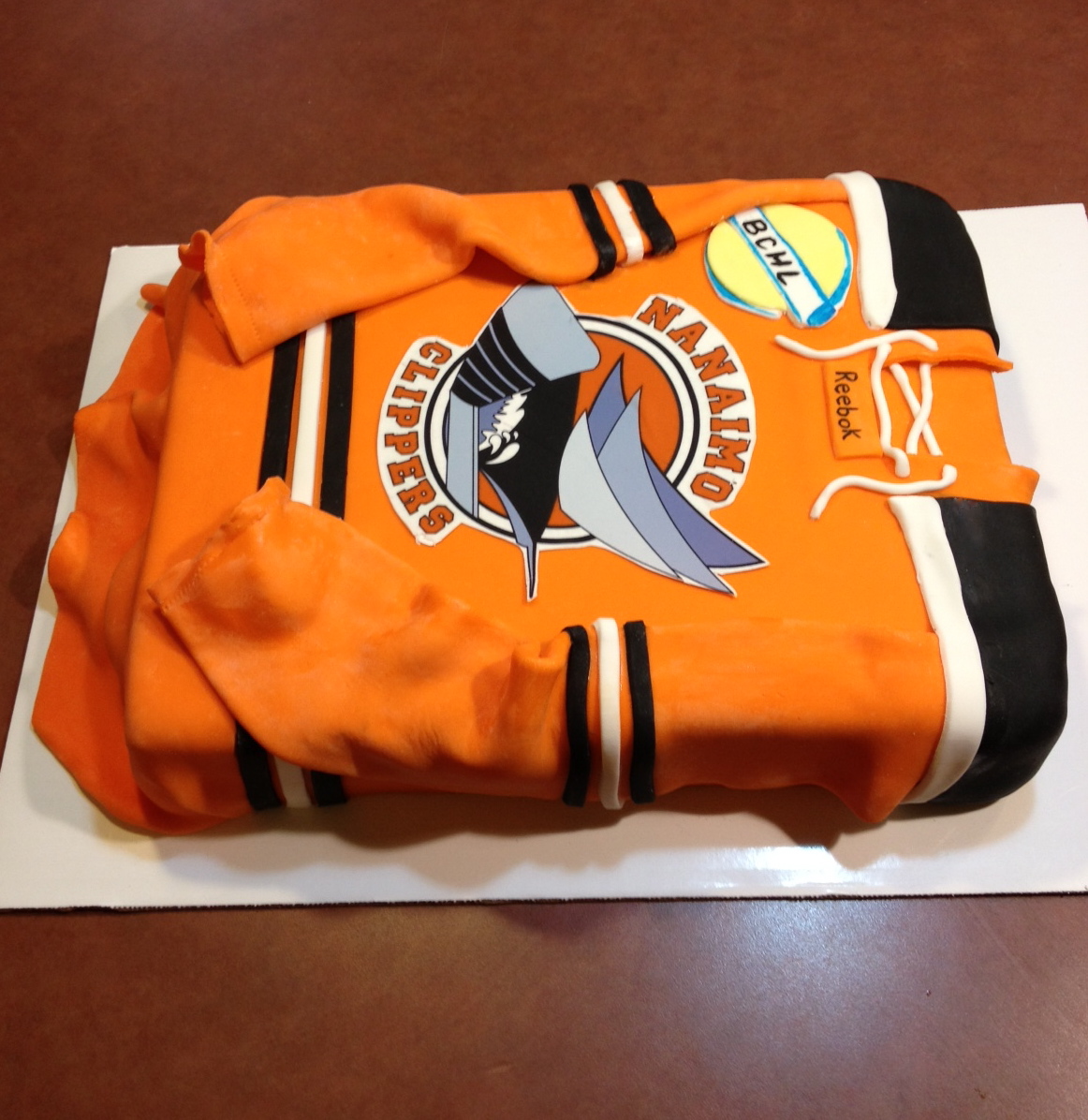 Cakes by Setia: Nanaimo Clippers Hockey Jersey Cake