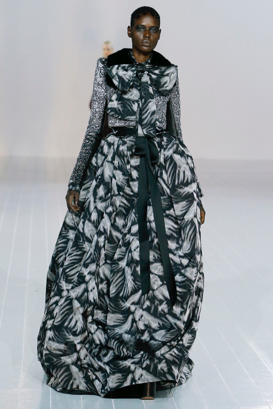 Fashion Runway | Marc Jacobs Fall 2016 : Glamorous and Gothic - New ...