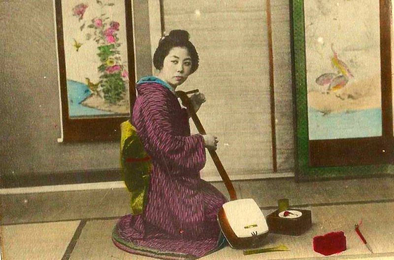 24 Adorable Colorized Photos That Show Japanese Girls Playing Musical ...