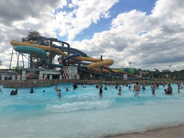 Granna to Three: Water Park at Six Flags