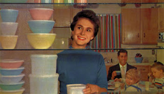 Fifi Flowers: FASHIONABLE Tupperware...