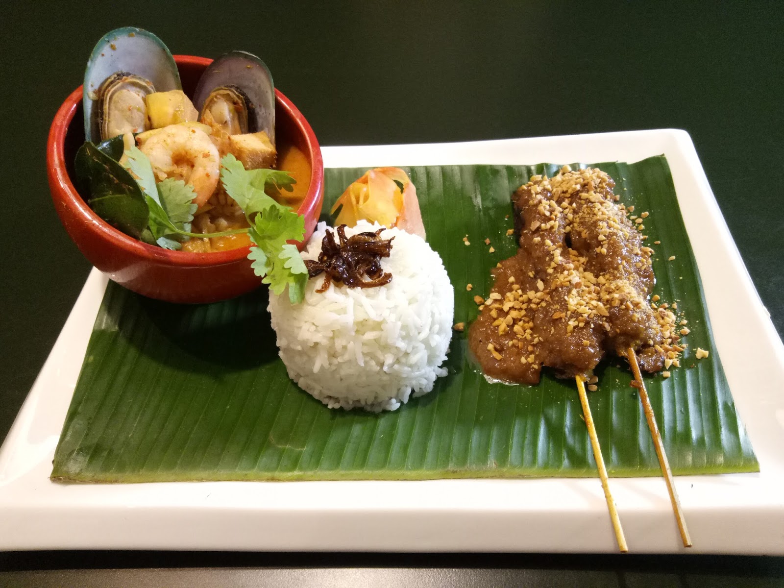 Row Six Tawar Makanan Asia Tenggara Asli Yang Halal, Enak Dengan Harga ...