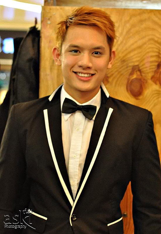 The World of Hottest Asian Men: Discreet Magazine: ALLEN MOLINA PHOTOPAGE