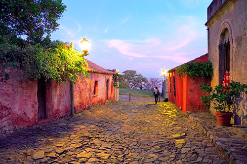 Crónicas Migrantes: Fuego cruzado en el Barrio Histórico de Colonia del ...