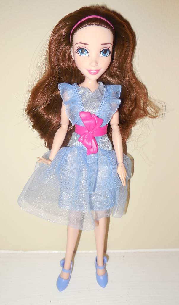 Veni Vidi Dolli: REVIEW: Descendants 2 Cotillion/Royal Yacht Ball ...