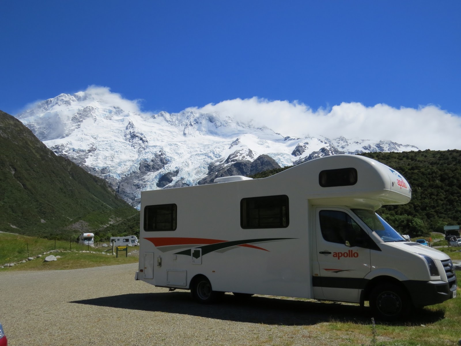 שש על ארבע - Six Wheel Drive