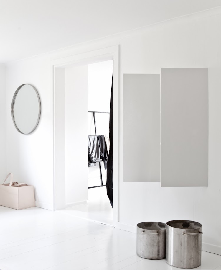 Tips For Small Homes: Diagonal Shelves | Nordic Days - by Flor Linckens