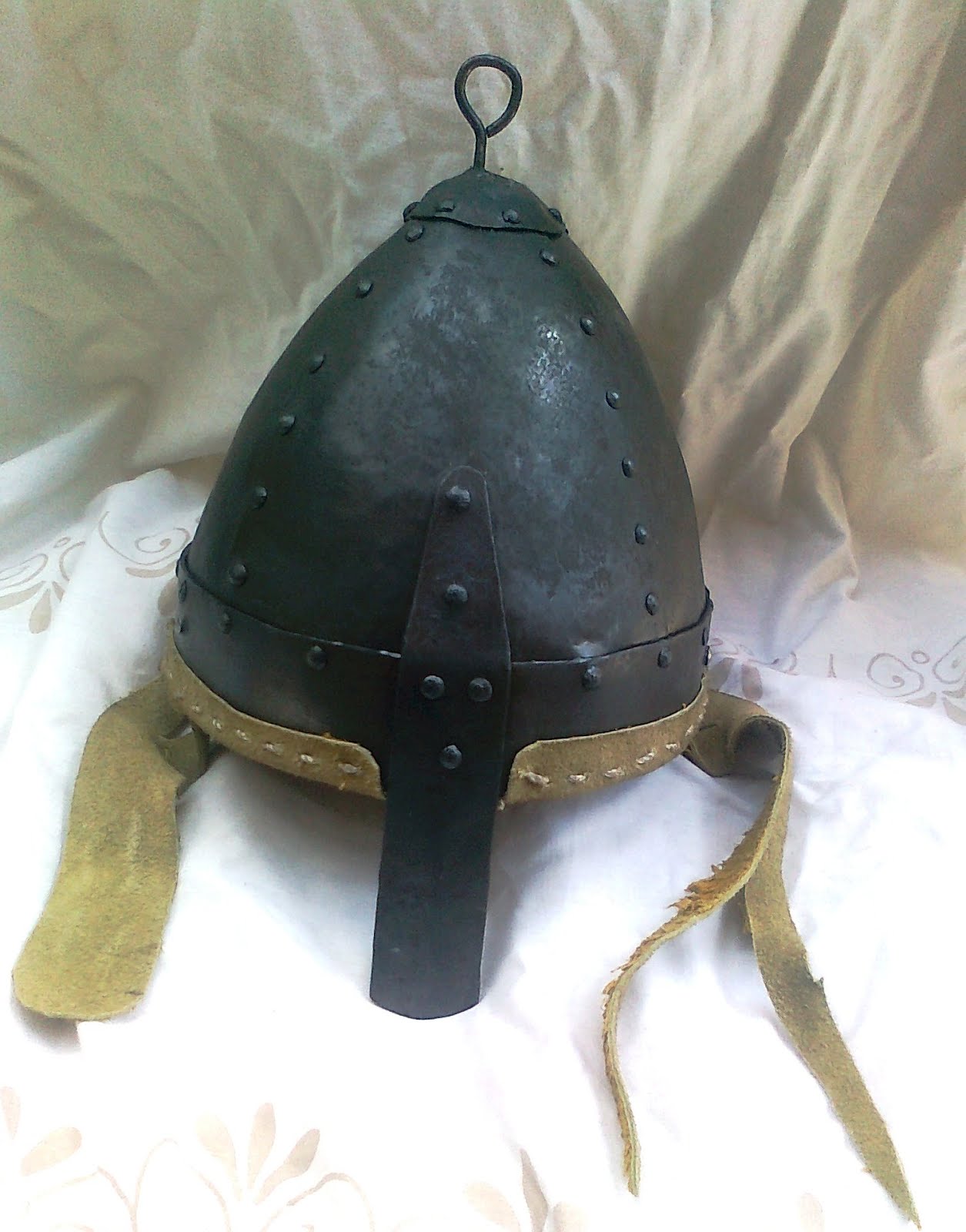 El INTENTO DE ARMERIA: El yelmo no deseado.