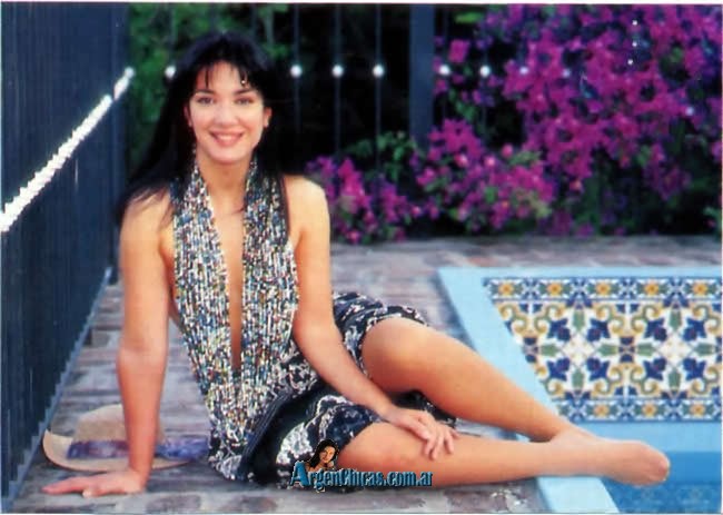 BONITAS ARGENTINAS Y DEL MUNDO: ANDREA BONELLI