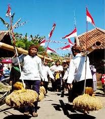 UPACARA ADAT NGALAKSA KABUPATEN SUMEDANG ~ IndonesianAll