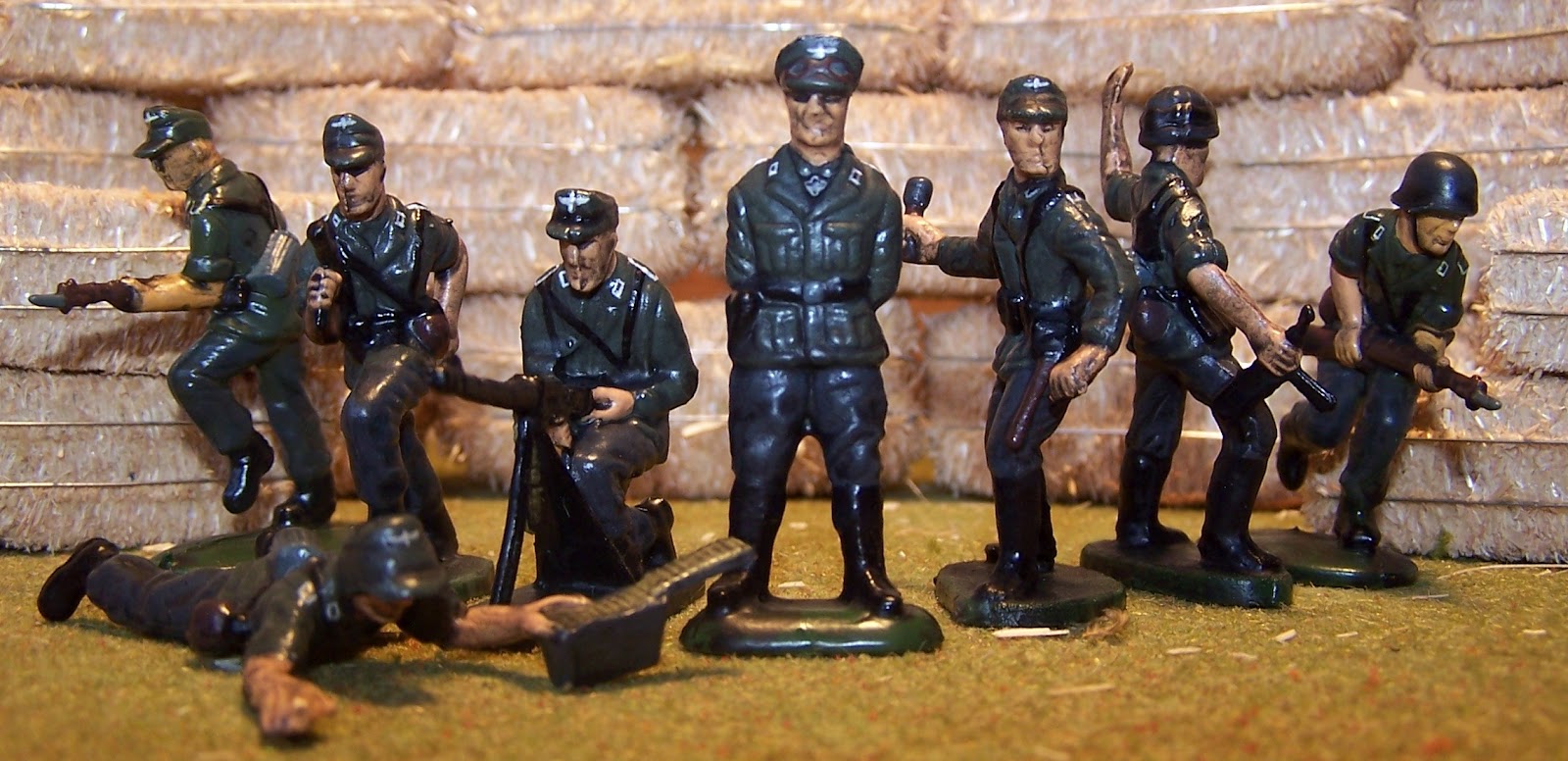 WWII Plastic Toy Soldiers: Matchbox - Toy Soldiers