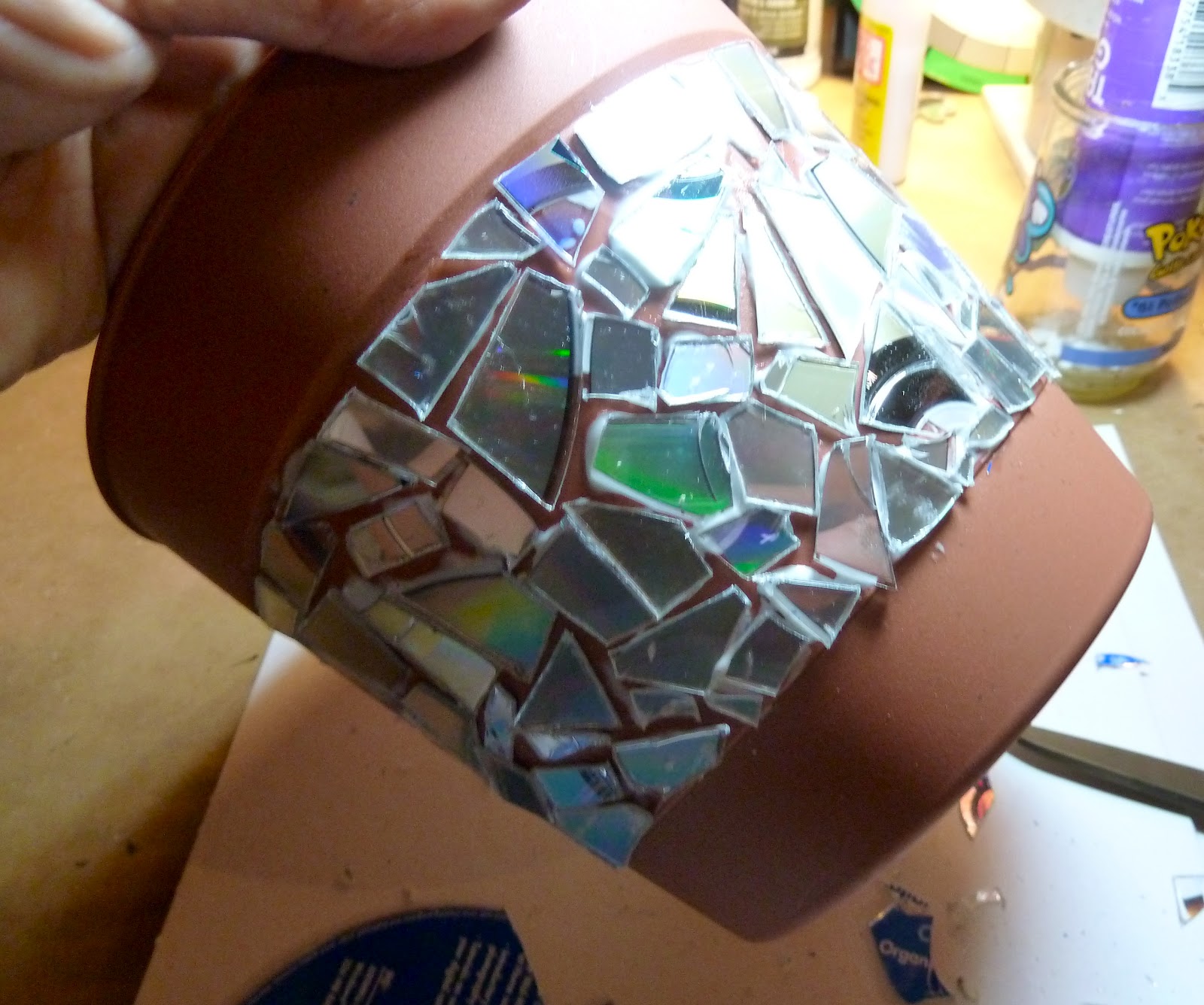 Make it easy crafts: Recycled CD Mosaic Flower Pot