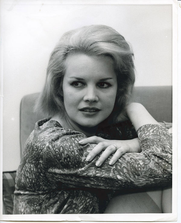 Slice of Cheesecake: Carroll Baker, pictorial