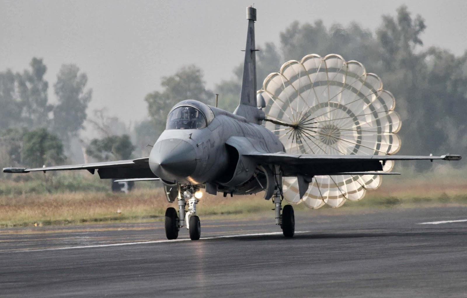 Jf-17 Thunder Leaves to Roars at Dubai Air Show 2013 | Pakistan ...