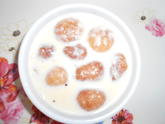 Paramita's Kitchen: Boondi Gulab Jamun With Rabri Recipe