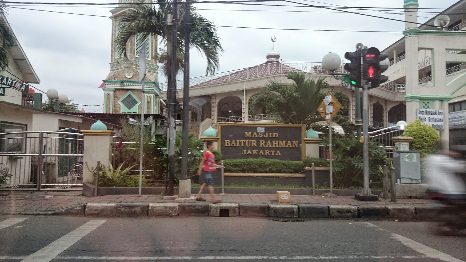 INFO JAKARTA: MASJID BAITUR RAHMAN, MENTENG ATAS, JAKARTA SELATAN
