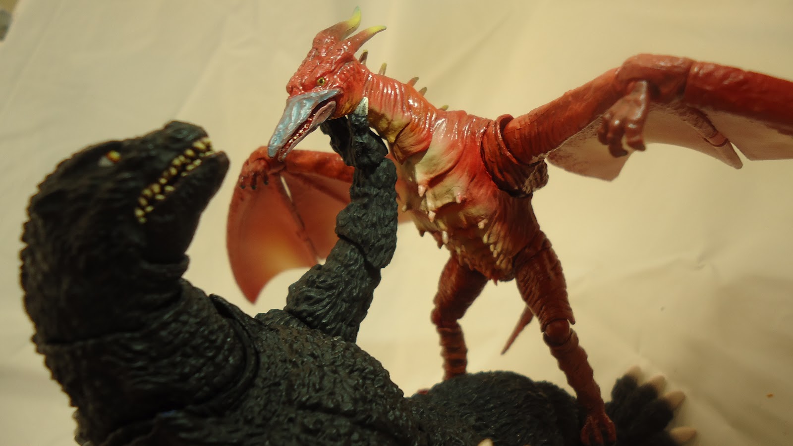 Import Monsters: S.H. Monsterarts Fire Rodan pics