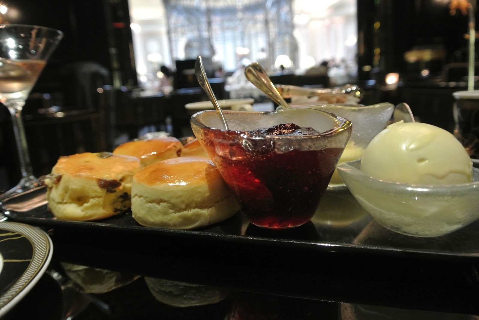 Kate and Chelsie: Art Decadent Tea At The Beaufort Bar, The Savoy London