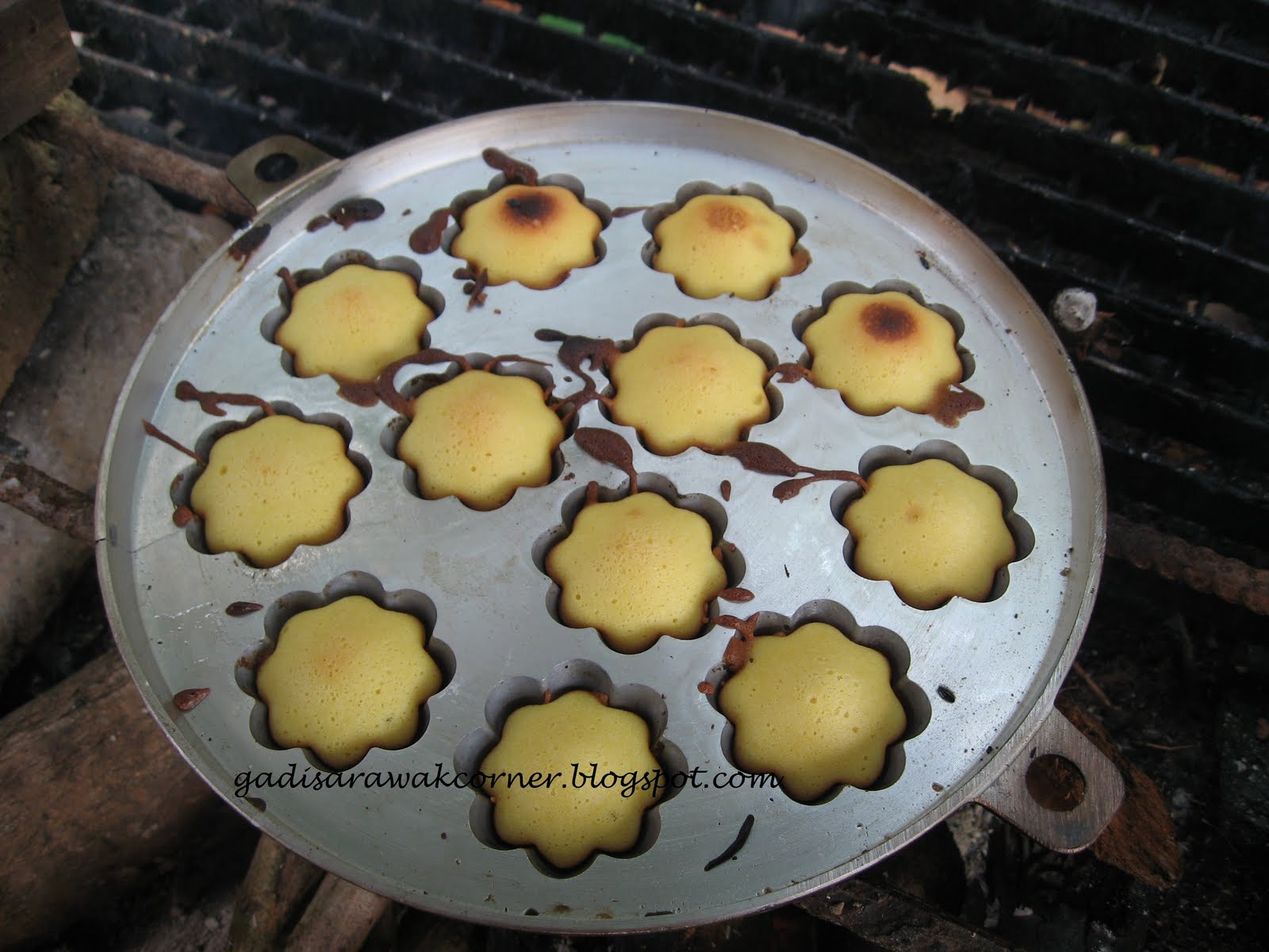 Kuih Bahulu Cara Lama Punya!