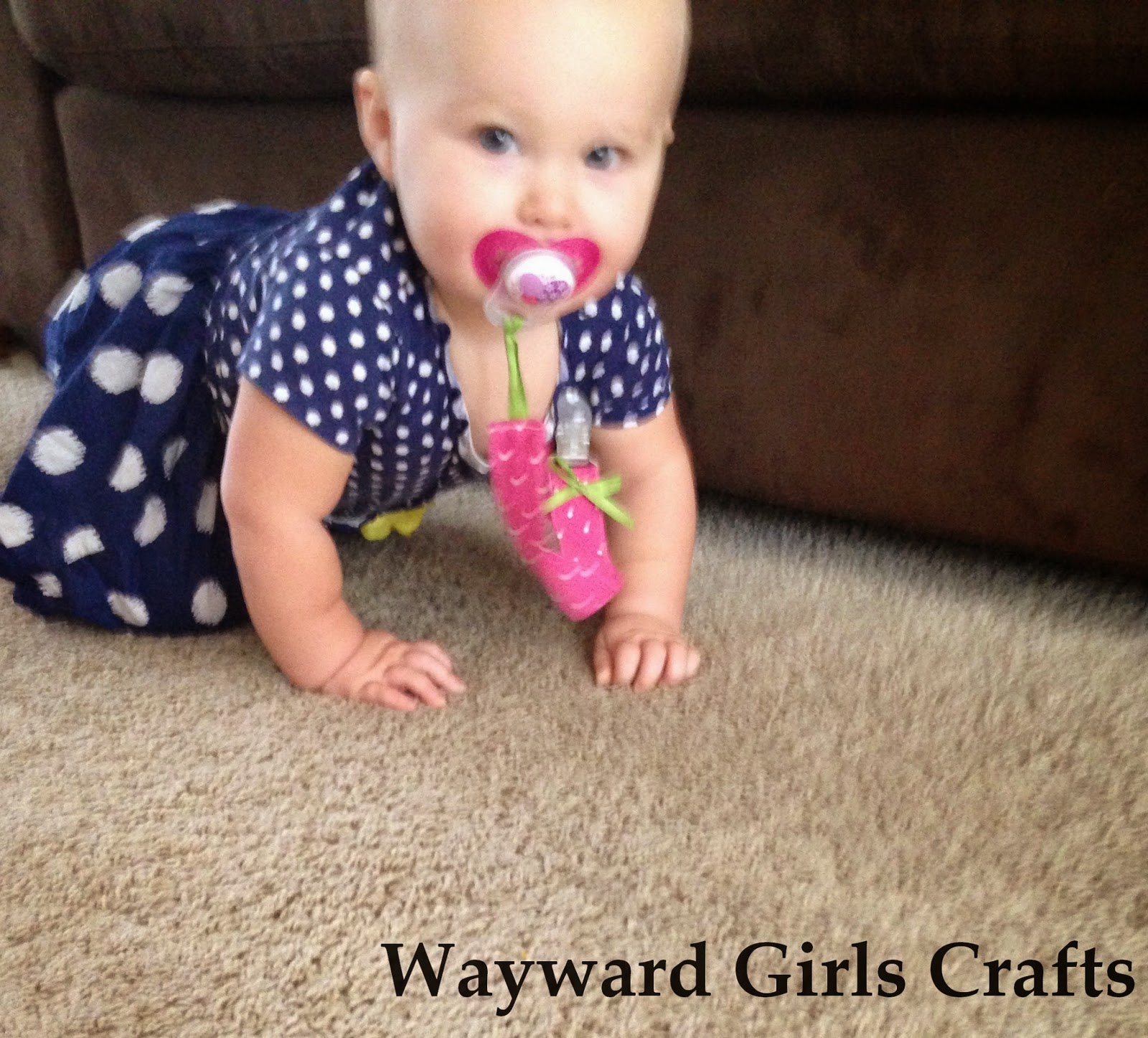 Wayward Girls' Crafts: Easy Pacifier Clip