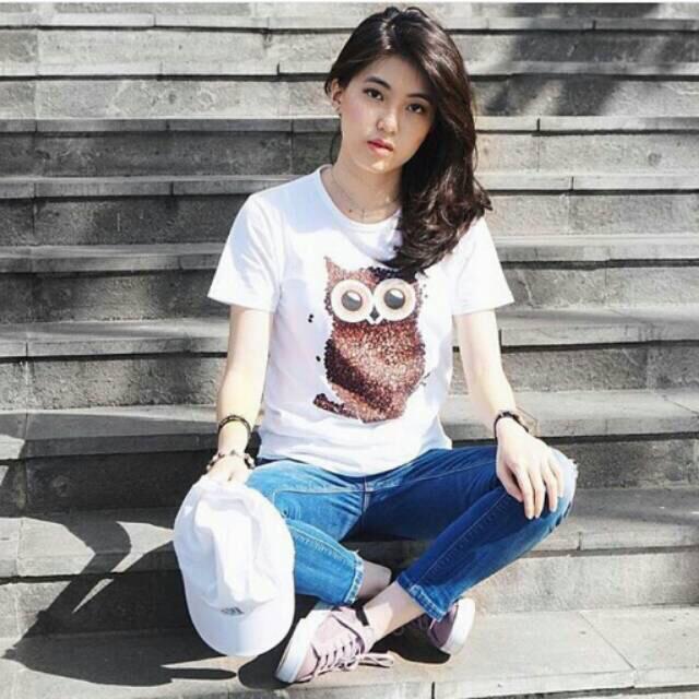 Model Baju Kaos Terbaru KW02 Bikin Wanita Makin Keren - DISTRO42