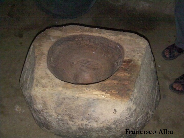 Pilón que se convierte en sentadero | Con mi Nokia en la mano.