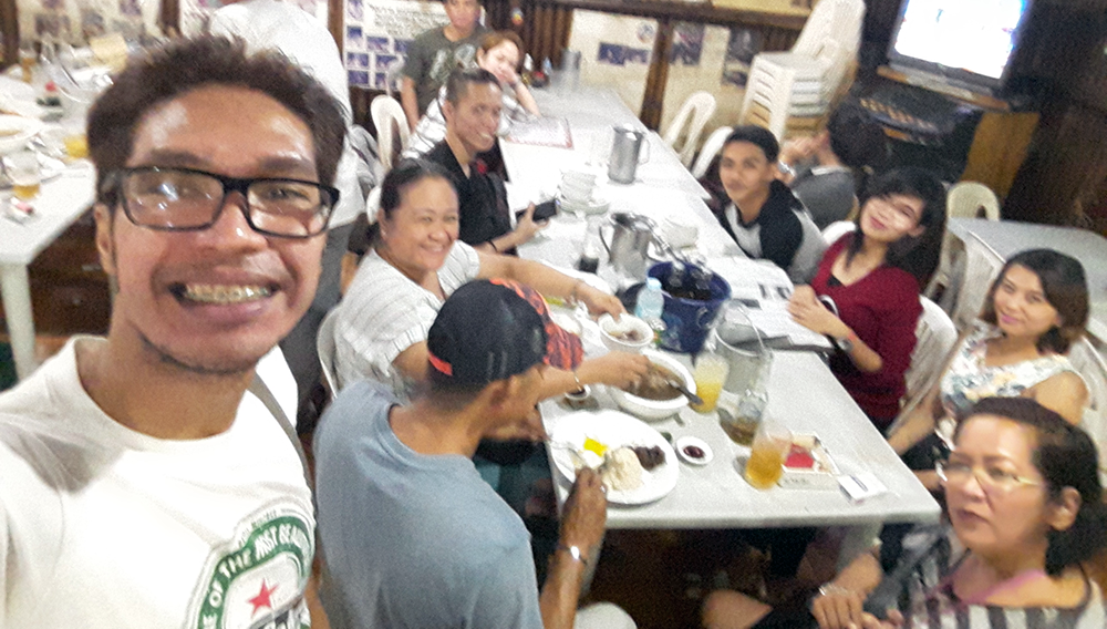 🍲 R & J Bulalohan Provides Original Batangas Beef Soup in Mandaluyong ...