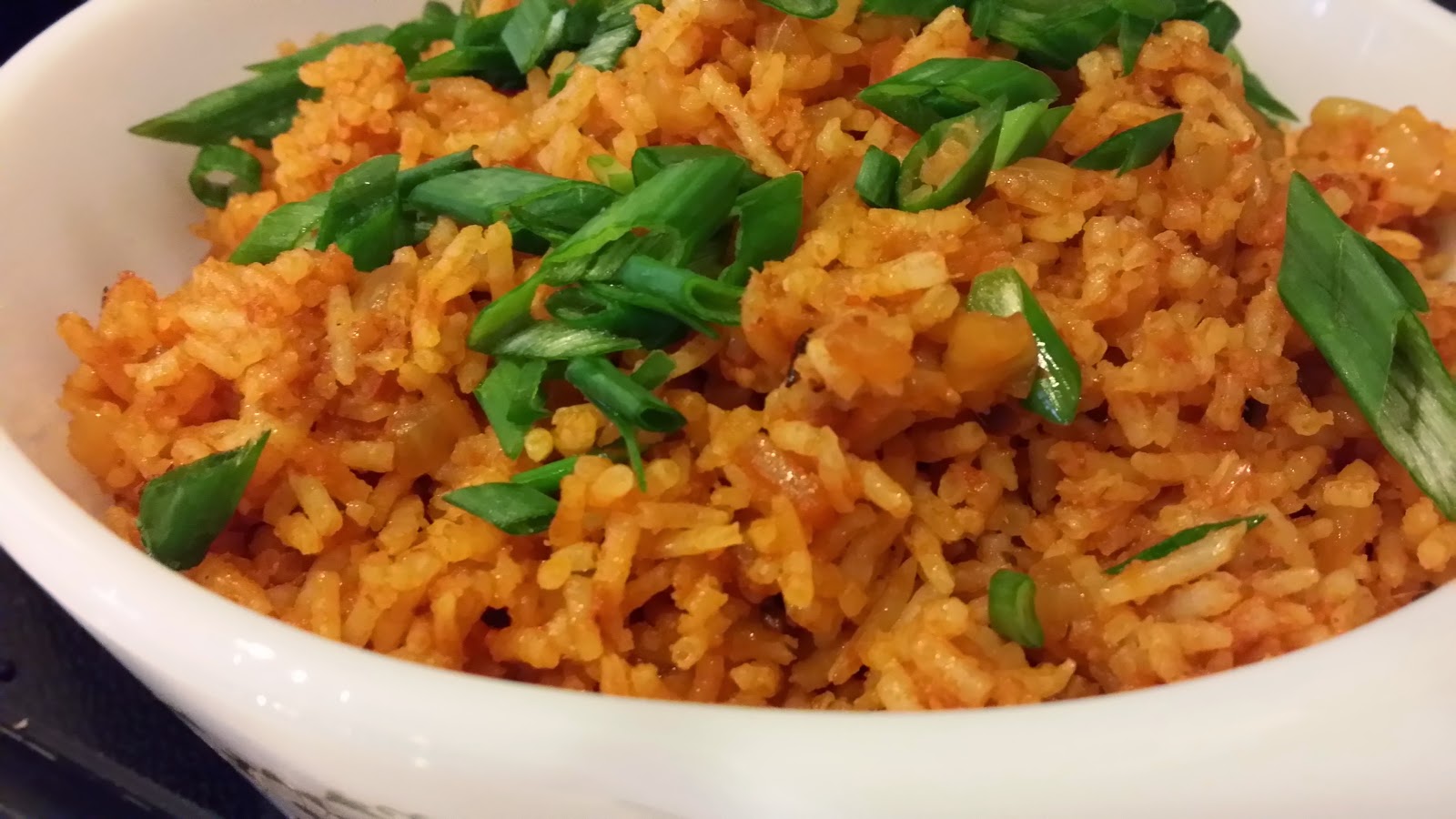 EarthyFlavors: Garlic Tomato Rice Bowl