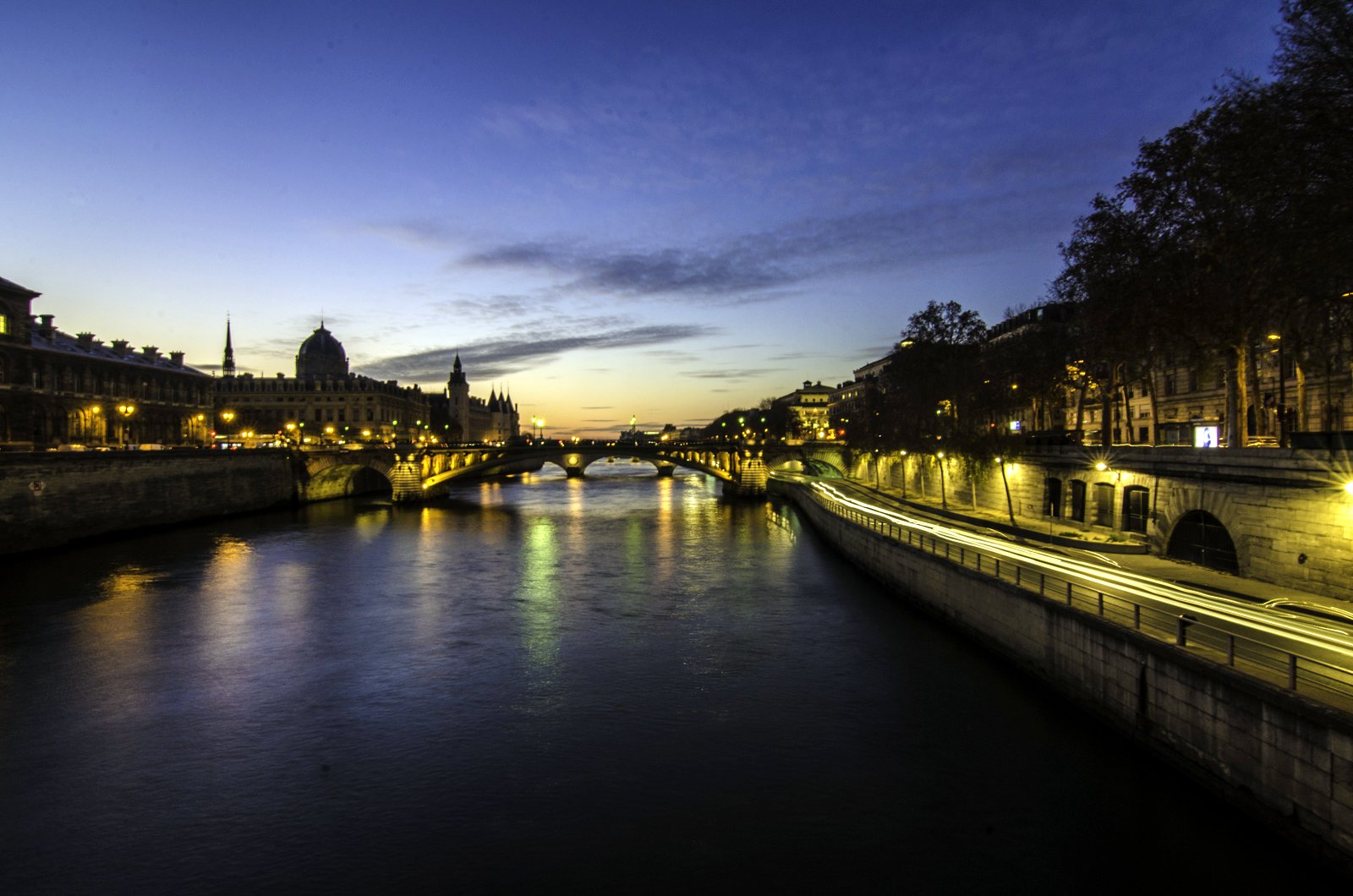 ParisDailyPhoto: Classic Paris view