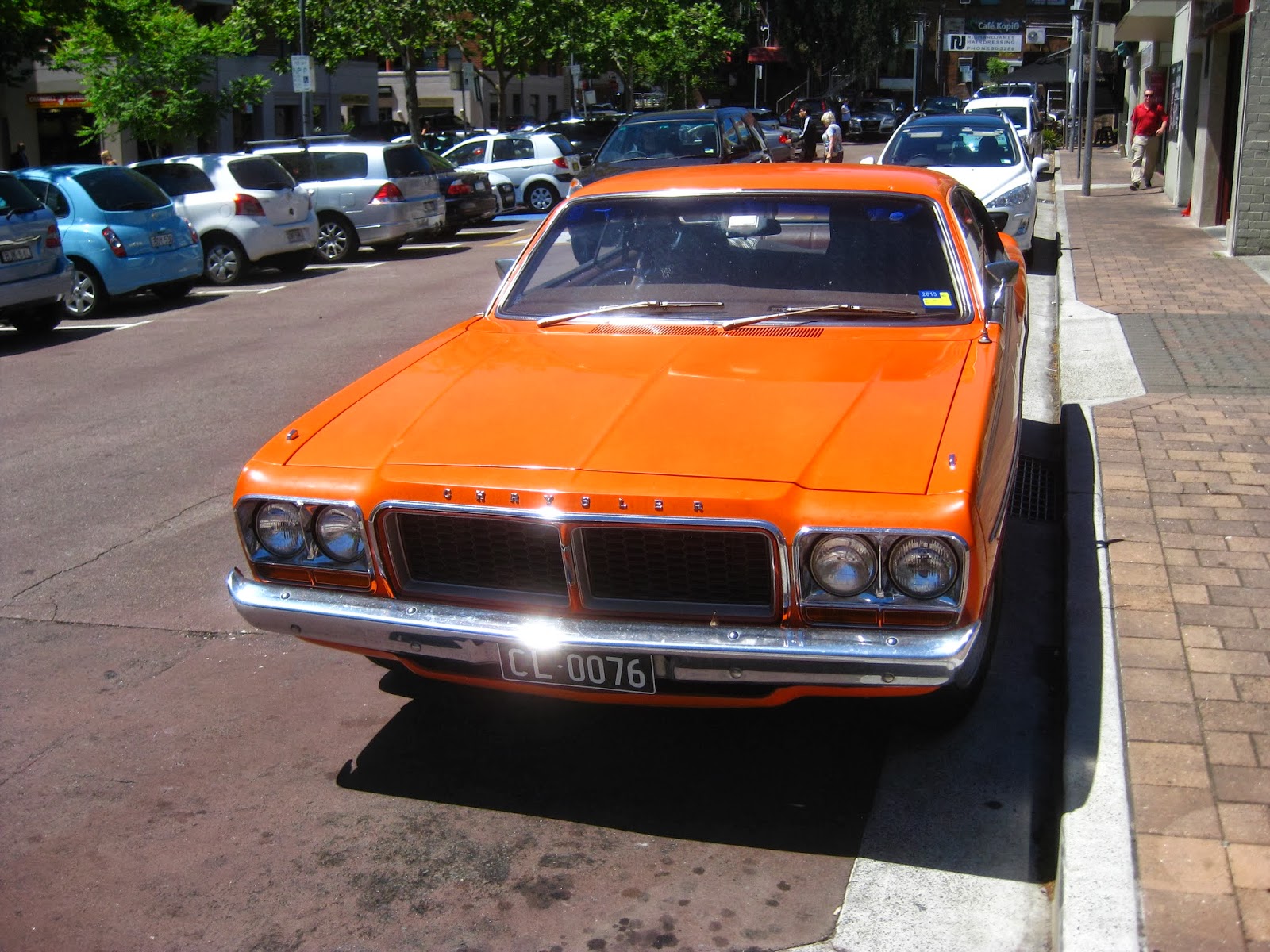 Aussie Old Parked Cars: 1976 Chrysler CL Valiant Charger 770
