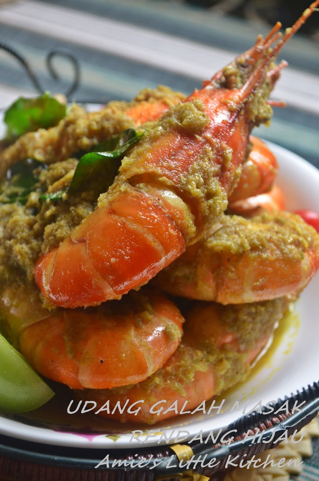 Udang Galah Masak Rendang Hijau - Amie's Little Kitchen
