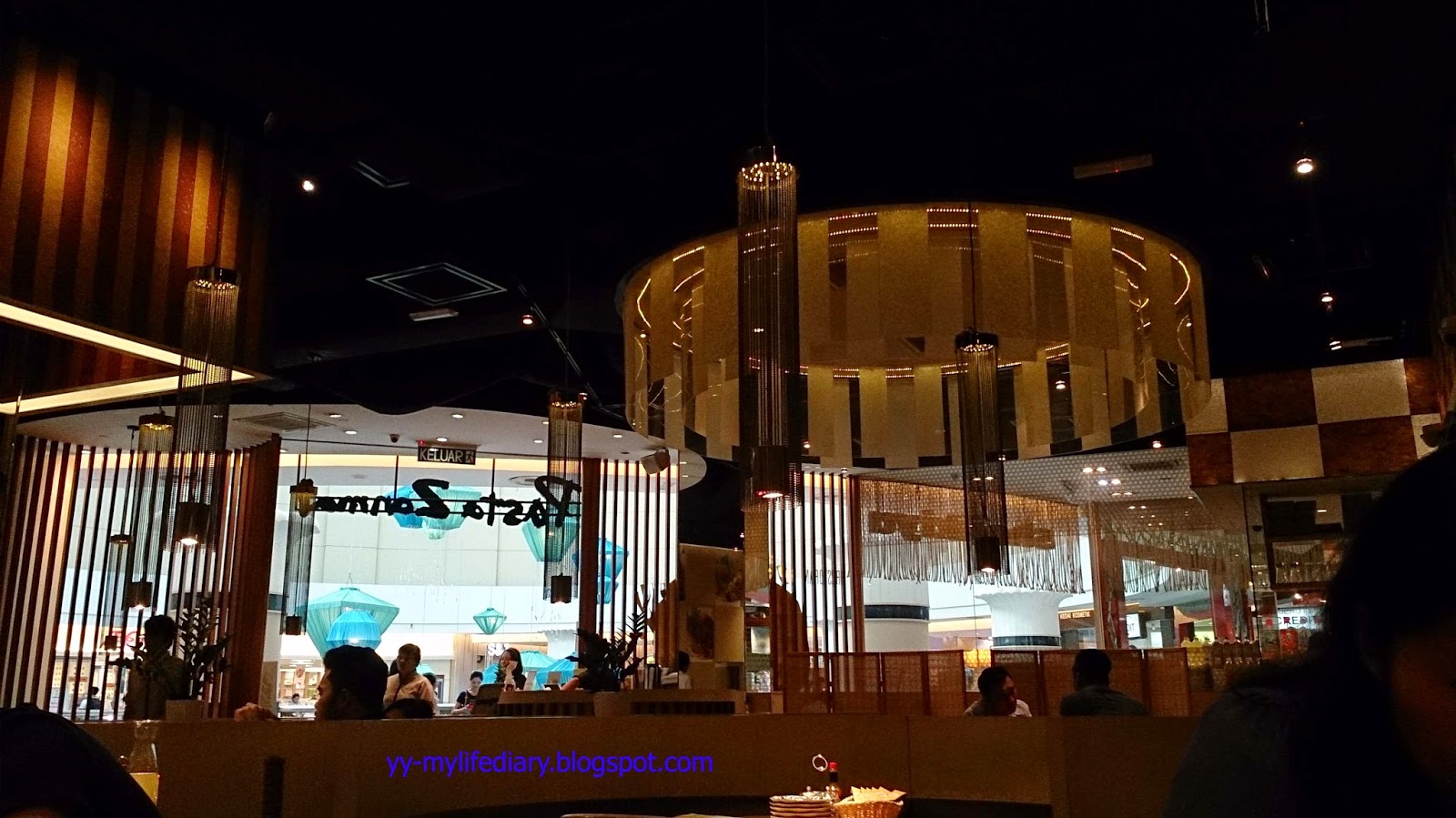 KLSE TALK - 歪歪理财记事本: Sunway Pyramid Pasta Zanmai ：忙写书