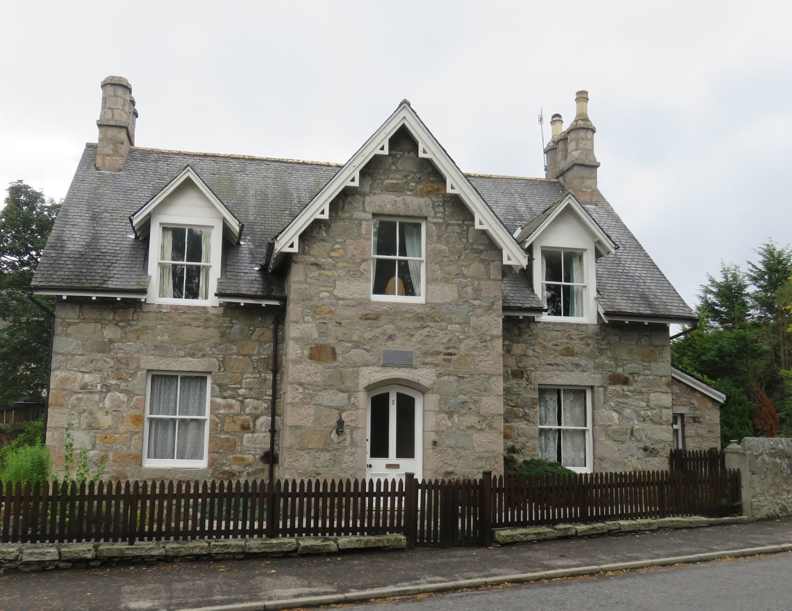 Big Daddy Dave: Strolling Around Braemar