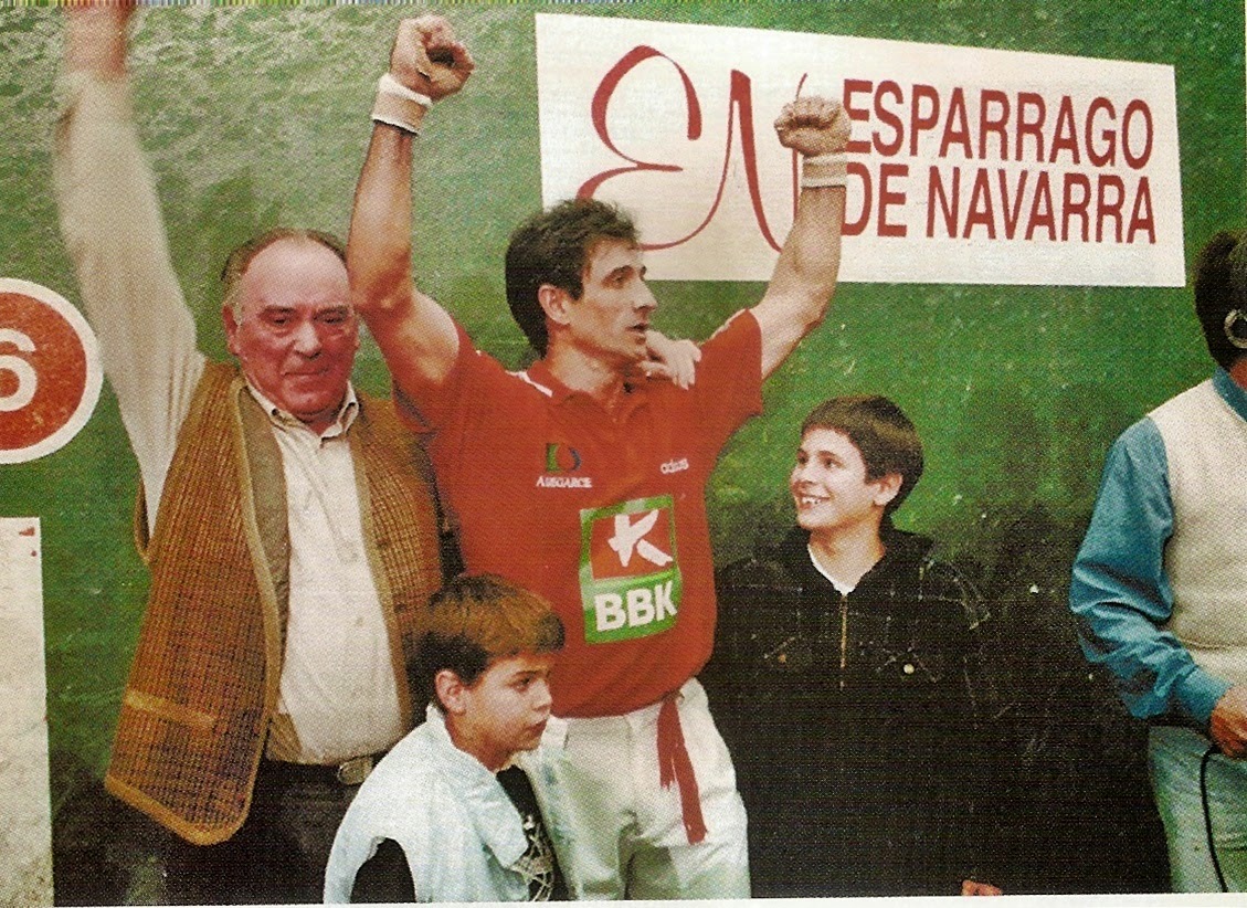 AL ROJO VIVO: SON LEYENDA, JULIÁN RETEGUI, CON ONCE TXAPELAS, EL ...