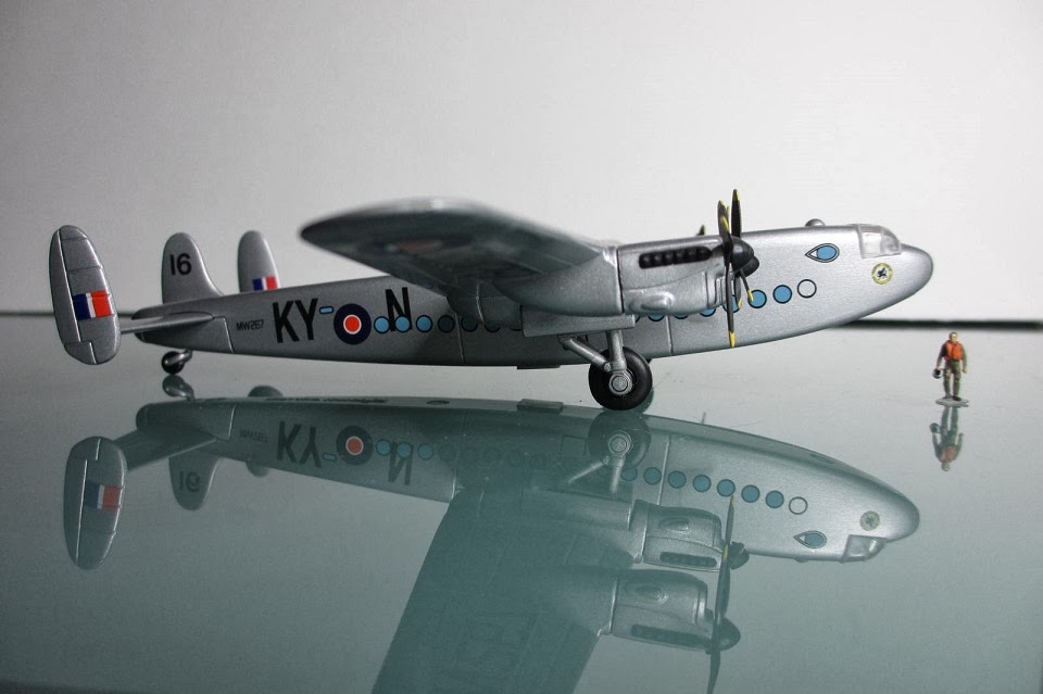 1/144 airbattle: 1/144 Avro York - by Corgi
