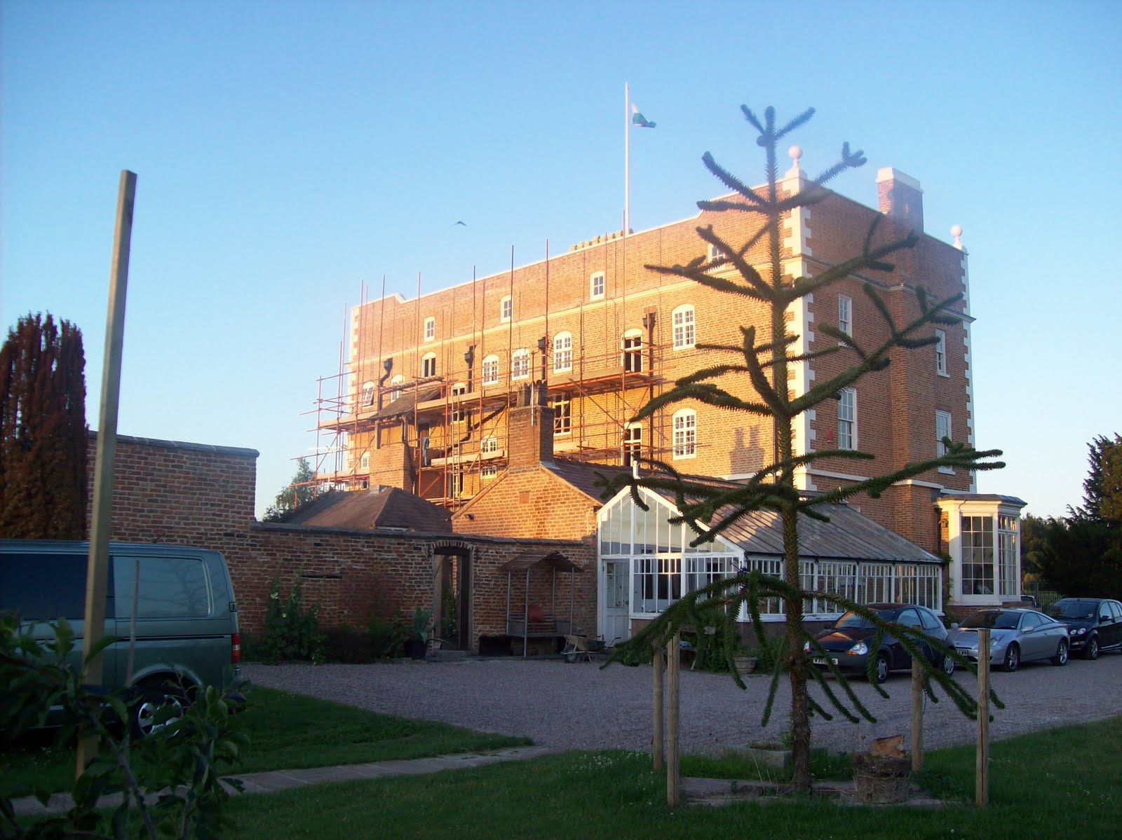 A GHOST HUNTERS DIARY: HANKELOW HALL