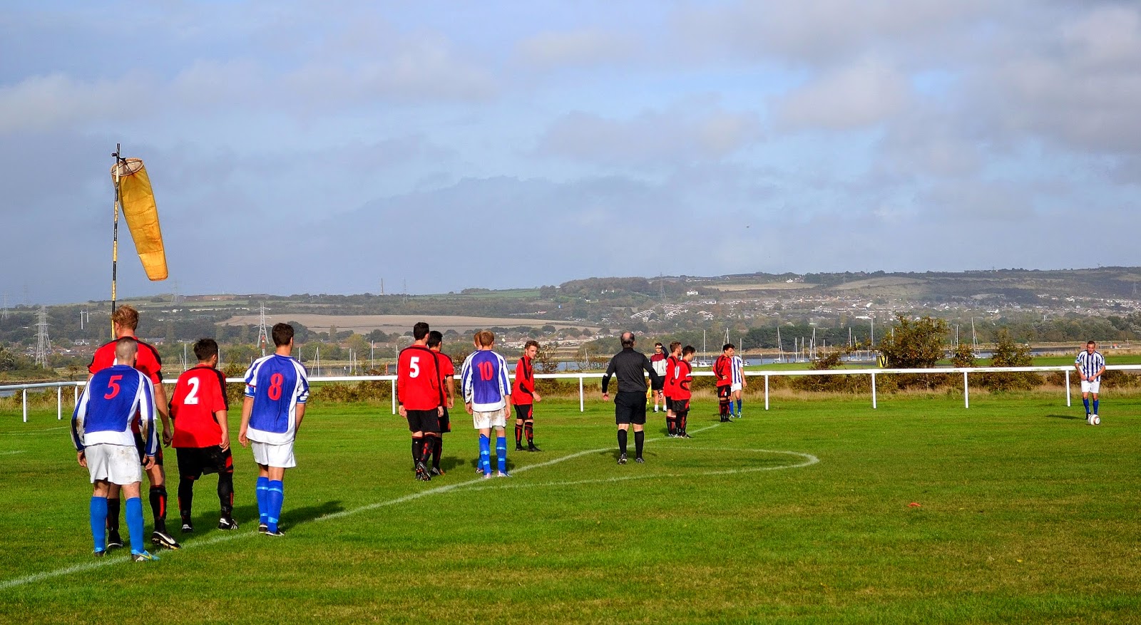 Hopping Around Hampshire: Fleetlands v Overton United