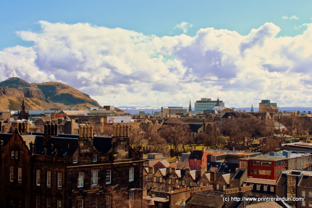 Printre rânduri: Bird's Eye View over... Edinburgh