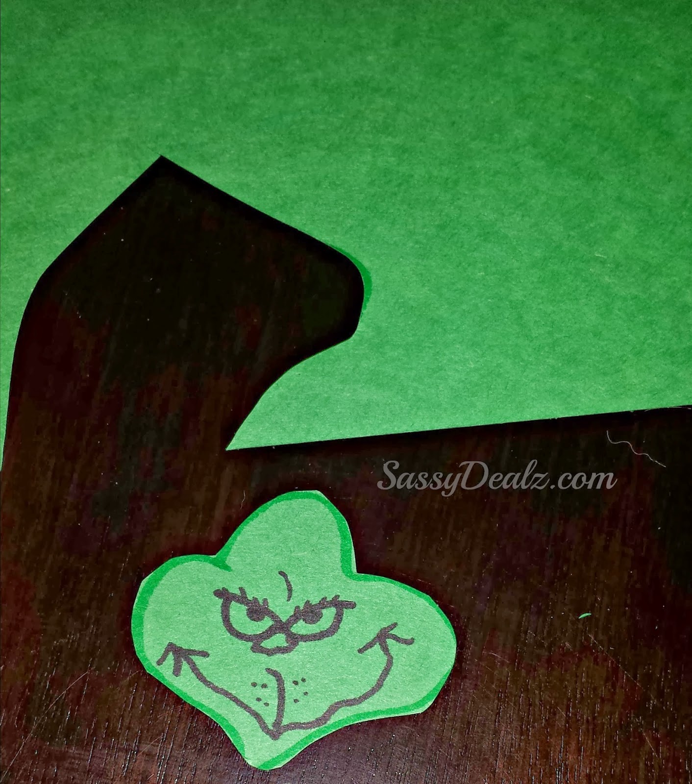 The Grinch Toilet Paper Roll Christmas Craft For Kids - Crafty Morning
