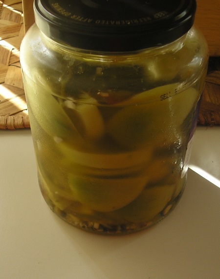 Cooking with Yiddishe mama: Drunken Pickled Green Tomatoes