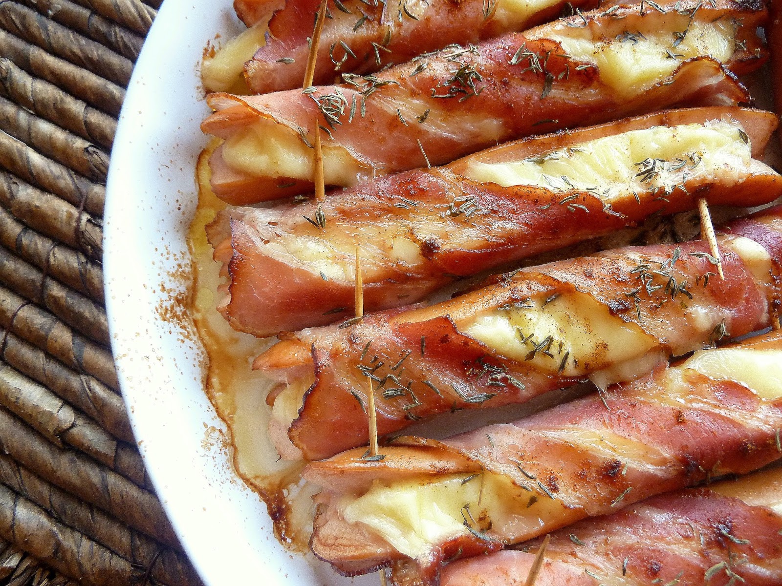 Parówki z serem w boczku | Pobite gary Barbary