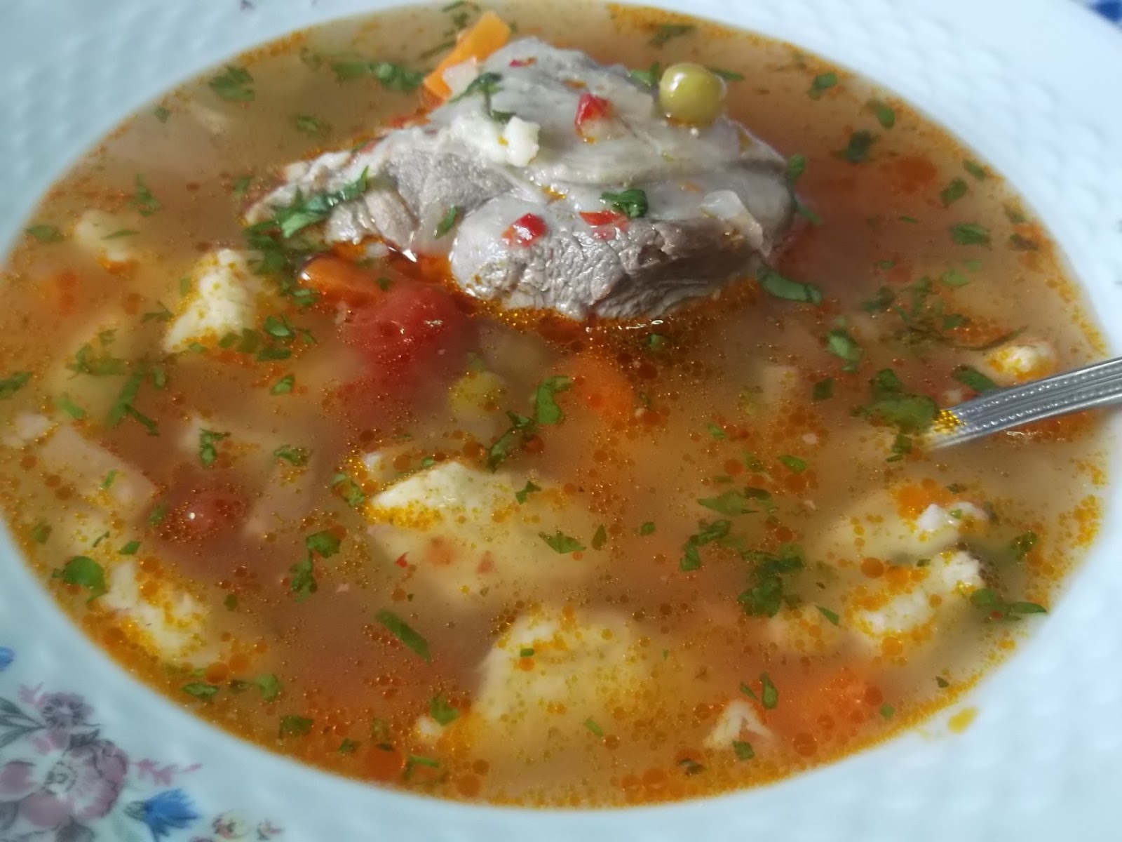 Hellena ...din bucataria mea...: Ciorba simpla cu carne de capra/oaie