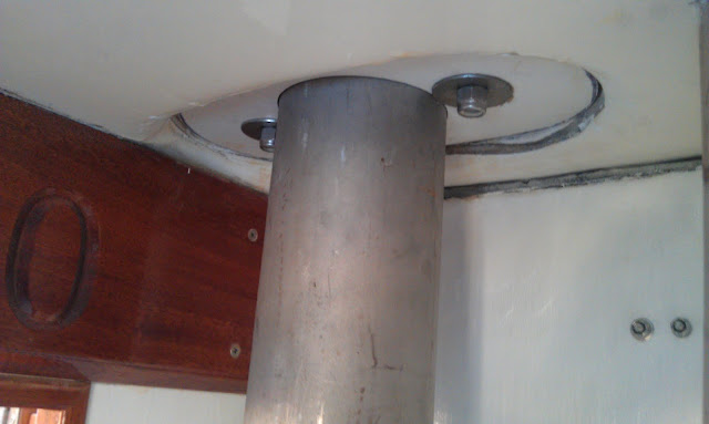 SV C'est la Vie: Installing the new mast step & compression post