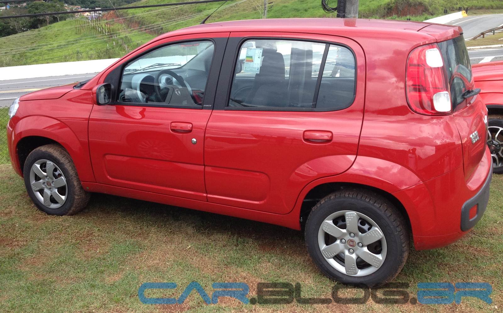 Uno Economy 1.4 EVO Flex: consumo, preço, fotos, vídeo e especificações